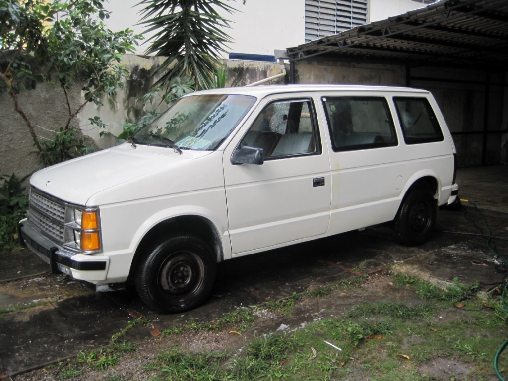 Vendo Todo: Vendo Dodge Caravan 1986